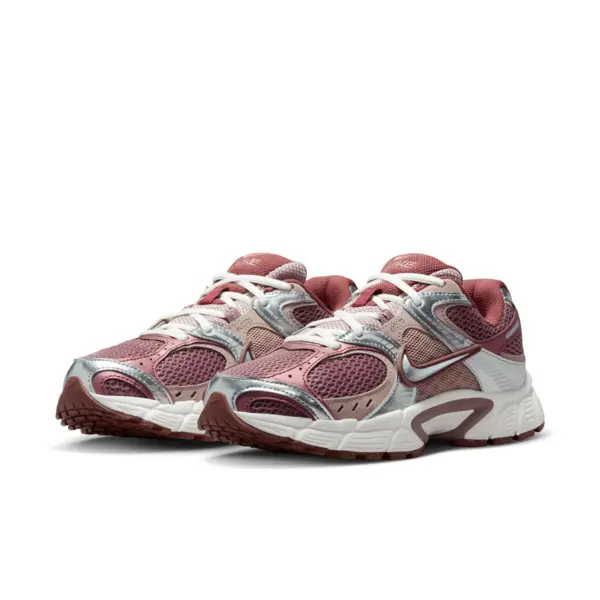 Nike V5 Rnr Shoes With Reflective Accents