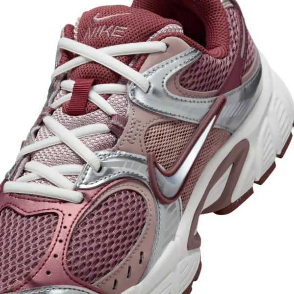 Nike V5 Rnr Shoes With Reflective Accents