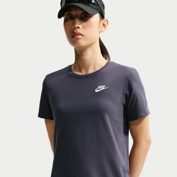 Nike Sportswear Club Essentials T-shirt - Grey