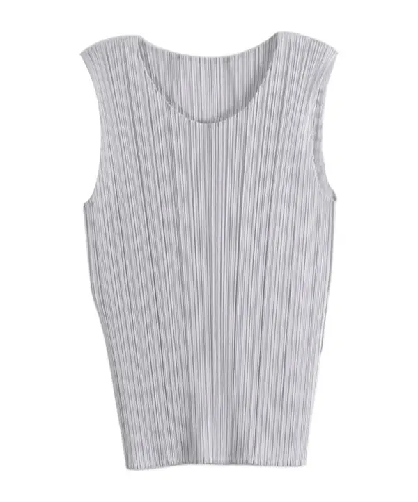 Issey Miyake Sleeveless Pleated Top - No