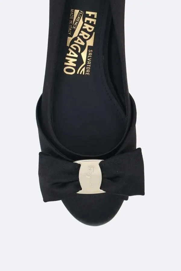 FERRAGAMO Varina Logo Ballet Flats