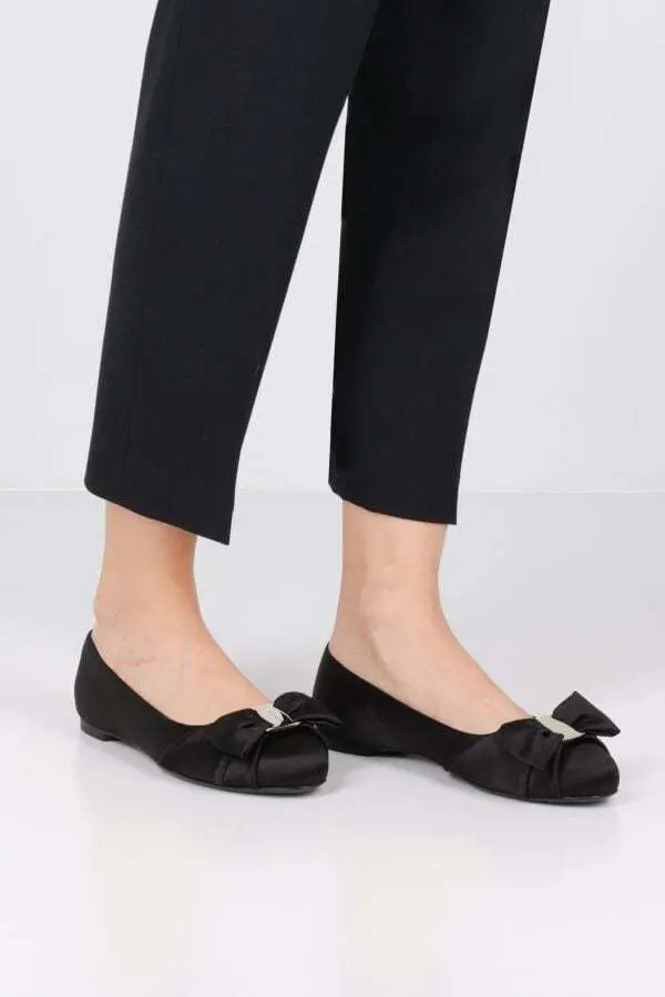 FERRAGAMO Varina Logo Ballet Flats