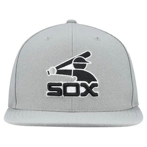 Mitchell & Ness Chicago White Sox Cooperstown Collection Basic Flip Snapback Hat