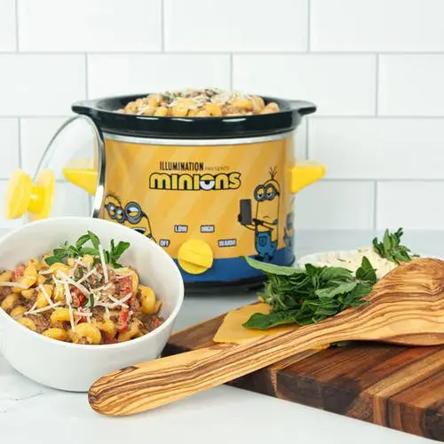 UNCANNY BRANDS Despicable Me Minions 2-quart Slow Cooker - None