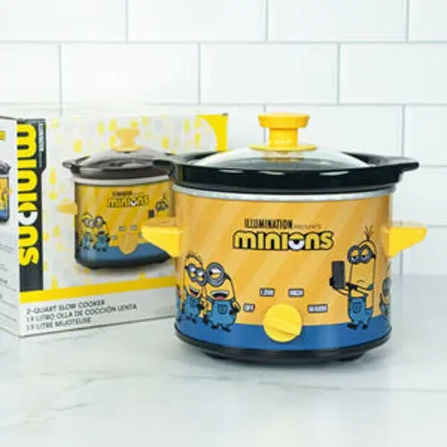 UNCANNY BRANDS Despicable Me Minions 2-quart Slow Cooker