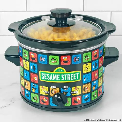 UNCANNY BRANDS Sesame Street 2-quart Slow Cooker