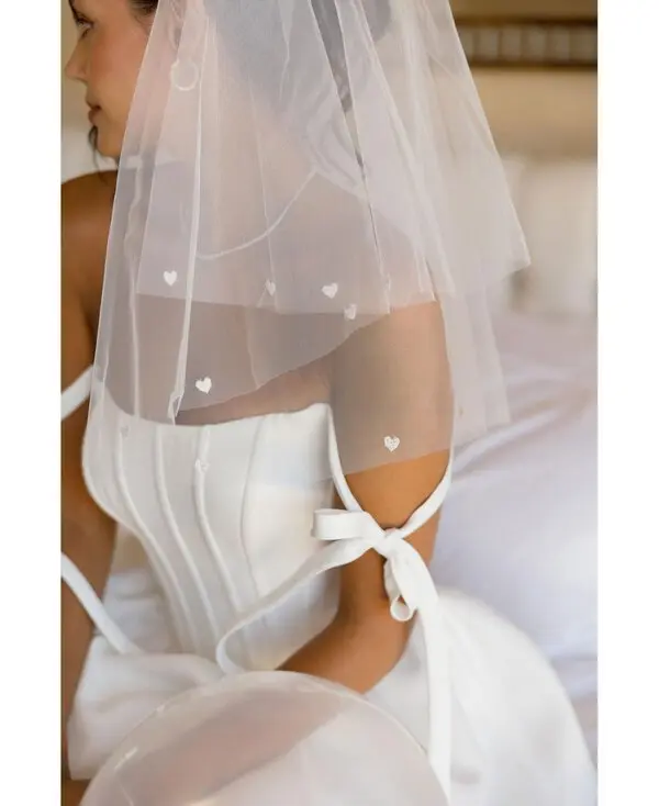 UNTAMED PETALS Lucky In Love Mini Veil