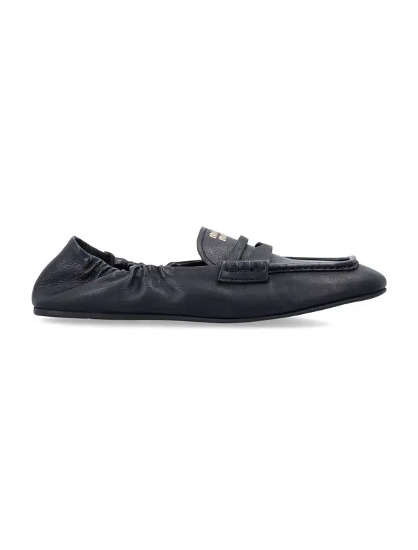 Miu Miu Ruffled Leather Loafers With Front Strap & Embossed Logo - Nero