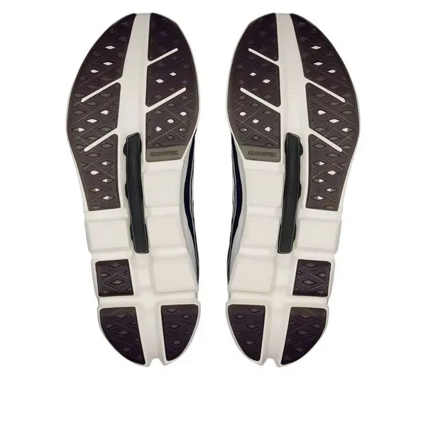 On Cloudflow Ad Athletic Sneakers - Ivory/black