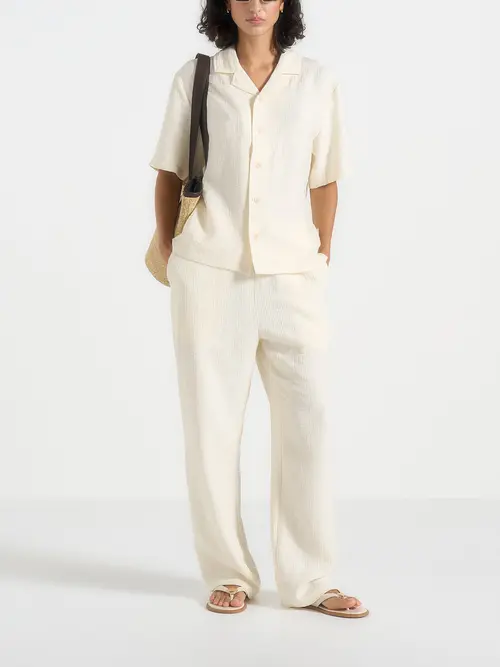 Manière De Voir Harley Textured Revere Shirt - Cream