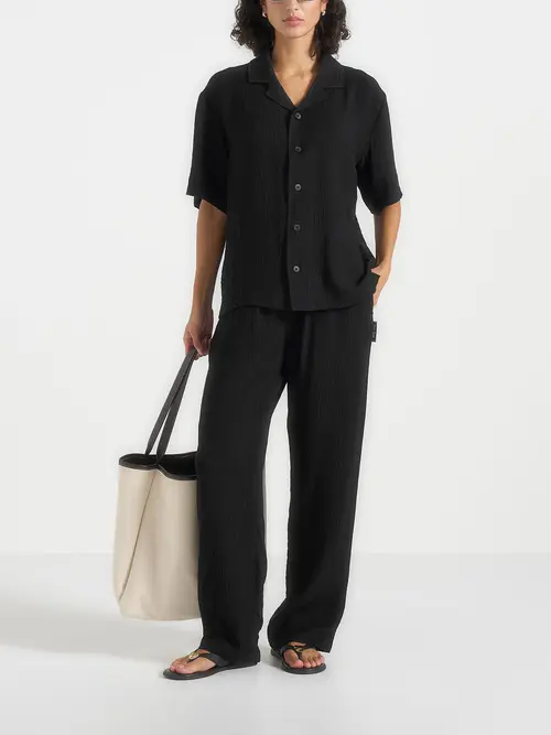 Manière De Voir Maniere De Voir Addison Textured Relaxed Fit Trousers - Black