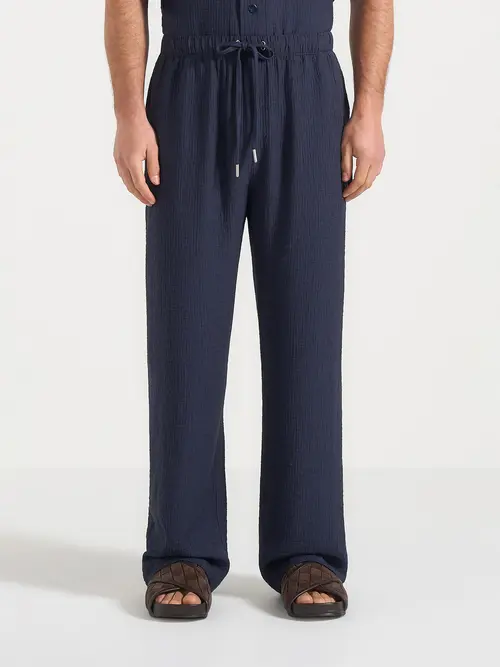 Manière De Voir Maniere De Voir Addison Textured Relaxed Fit Trousers - Navy