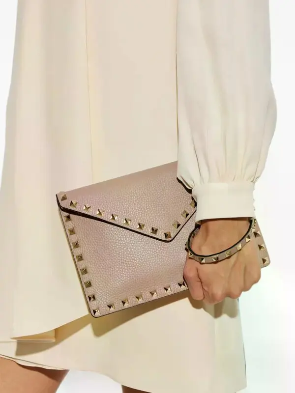 Valentino Garavani Rockstud Leather Clutch Bag - Neutrals