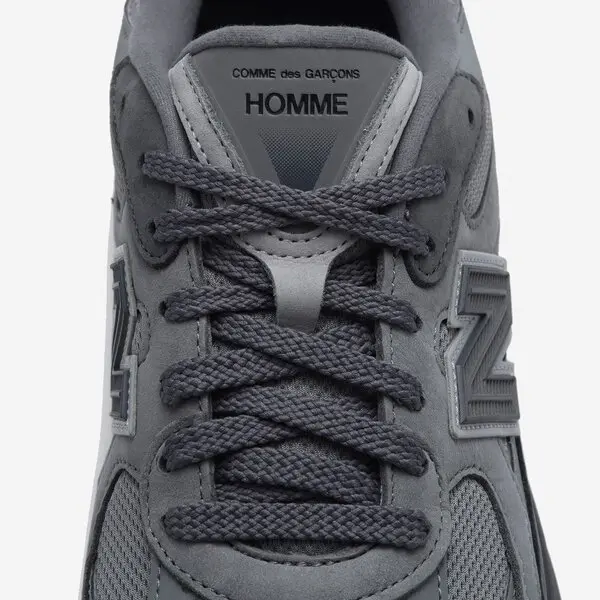HOMME X NEW BALANCE Sneakers 2010 V