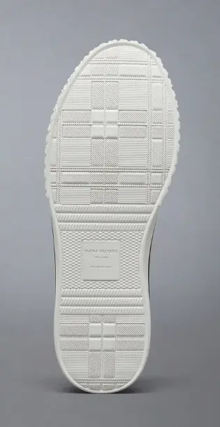 Thom Browne Collegiate Low Top Trainers In Organic Canvas