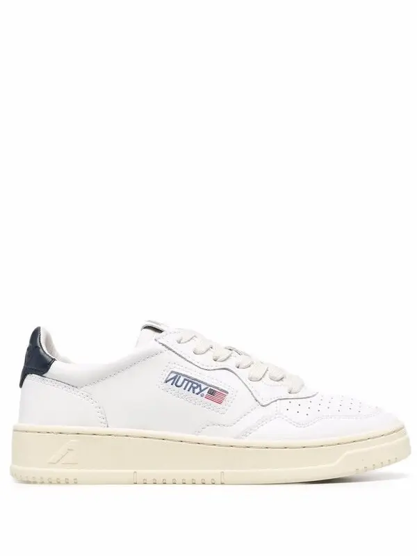 AUTRY Medialist Low Sneakers With Logo Patch - White