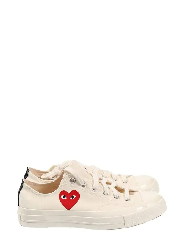 Play Comme Des Garcon Chuck Taylor Small Red Heart Sneakers