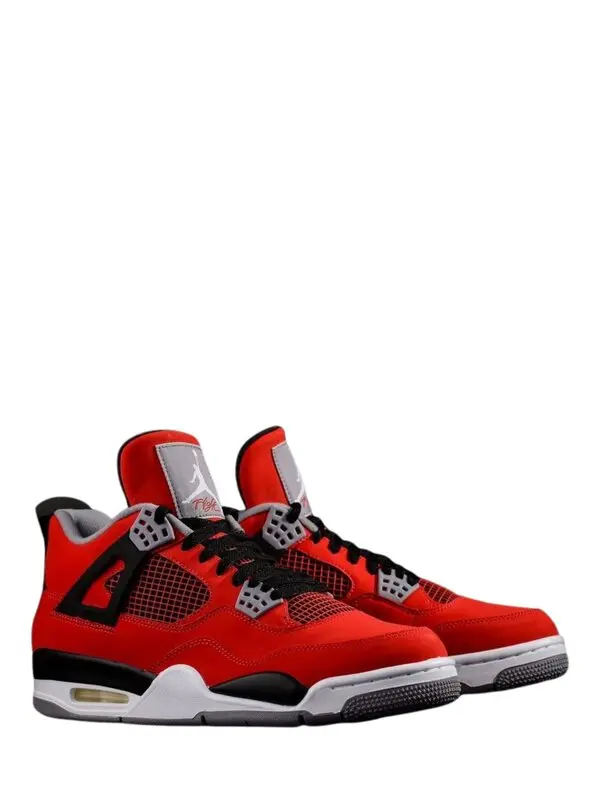 JORDAN 4 Retro Sneakers
