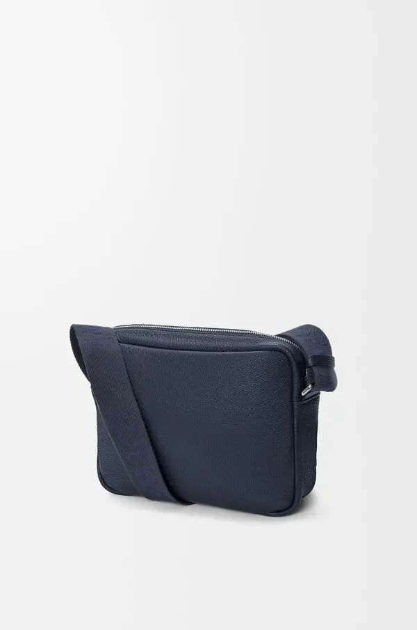 Loewe Medium Pebble Messenger Bag In Supple Grained Leather Skin - Deep Navy