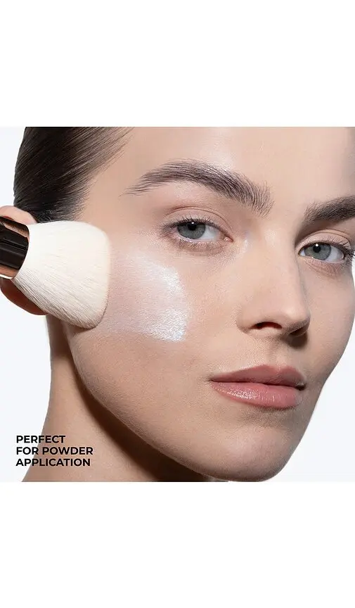 NATASHA DENONA Hy-glam Powder Brush