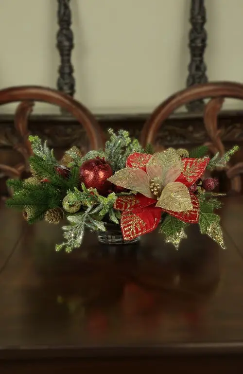 MARK ROBERTS Large Poinsettia Centerpiece