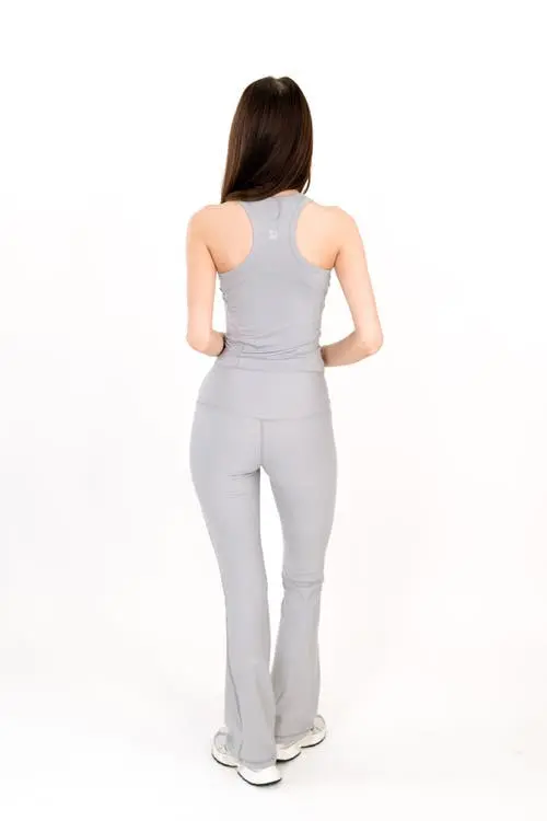 ON/OFF ESSENTIALS The Core Flare Legging - Gray