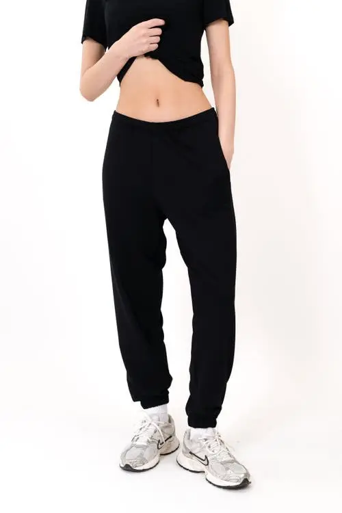ON/OFF ESSENTIALS The Solace Sweatpant - Black