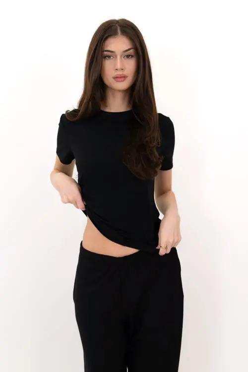 ON/OFF ESSENTIALS The Everyday Tee - Black