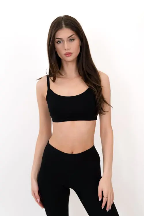 ON/OFF ESSENTIALS The Form Bra - Black