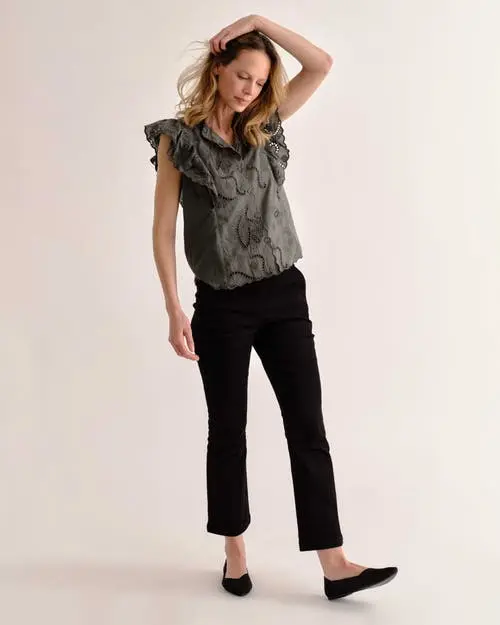 CARTOLINA Ashe Eyelet Top - Moss