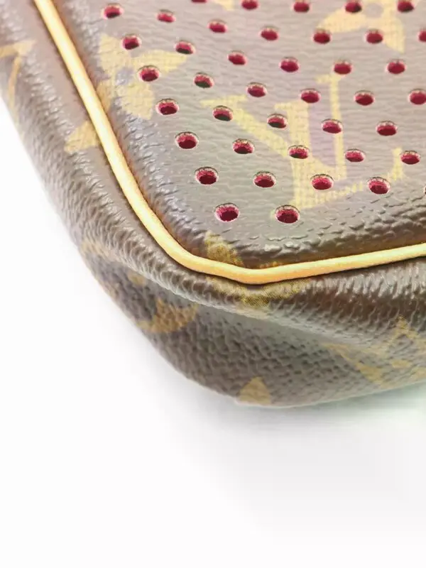 LOUIS VUITTON 2006 Pochette Monogram Shoulder Bag