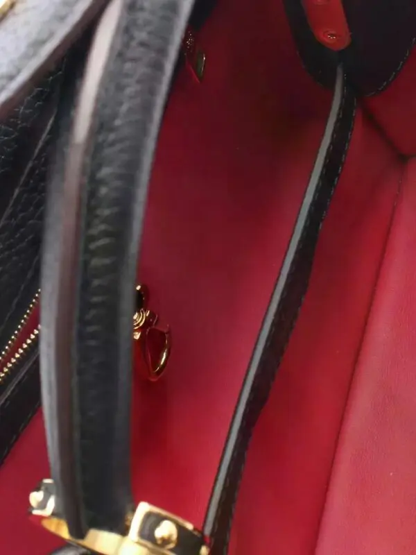 LOUIS VUITTON 2010-2026 Taurillon Capucines Bb Satchel