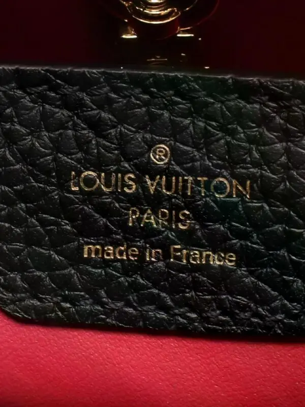 LOUIS VUITTON 2010-2026 Taurillon Capucines Bb Satchel