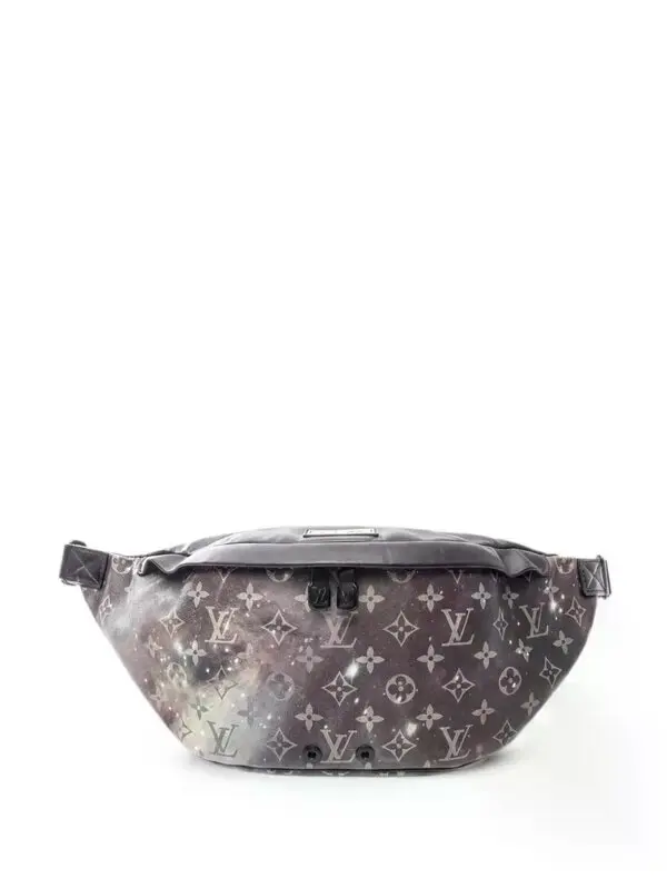 LOUIS VUITTON 2019 Discovery Monogram Galaxy Belt Bag - Grey