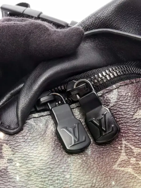 LOUIS VUITTON 2019 Discovery Monogram Galaxy Belt Bag