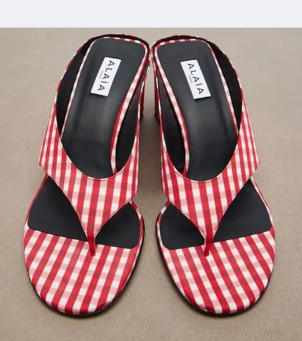Alaïa Wedge Thong Sandals - Red