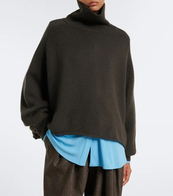 LISA YANG Cathie Cashmere Turtleneck Sweater