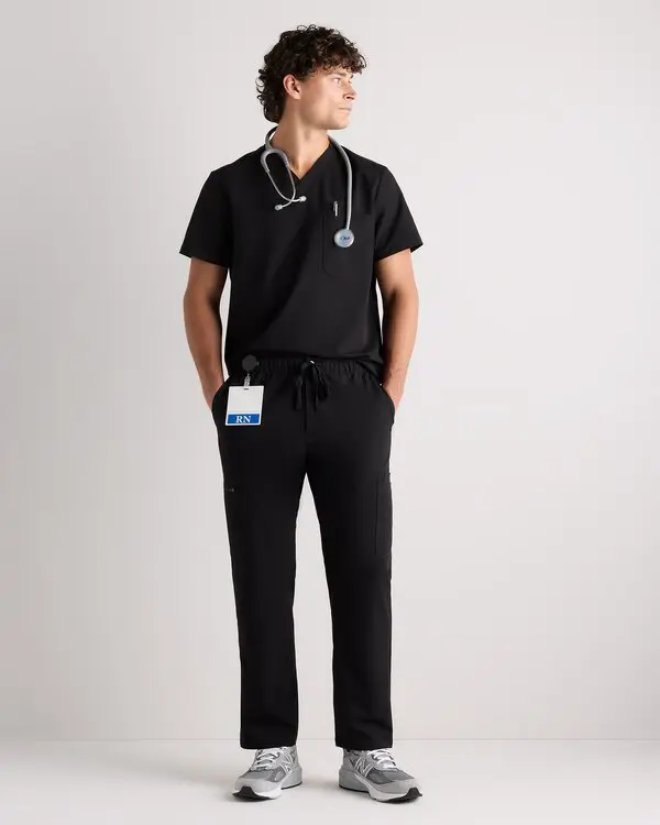 Quince Aeraflex 3-pocket Scrub Top