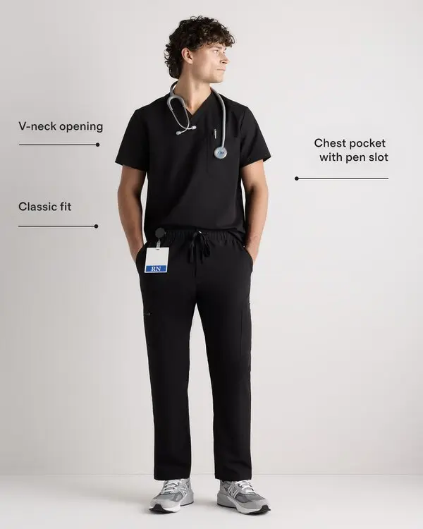 Quince Aeraflex 3-pocket Scrub Top