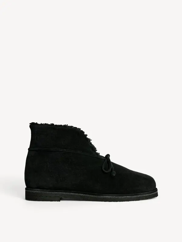 BY MALENE BIRGER Romma Shearling Boots - Black