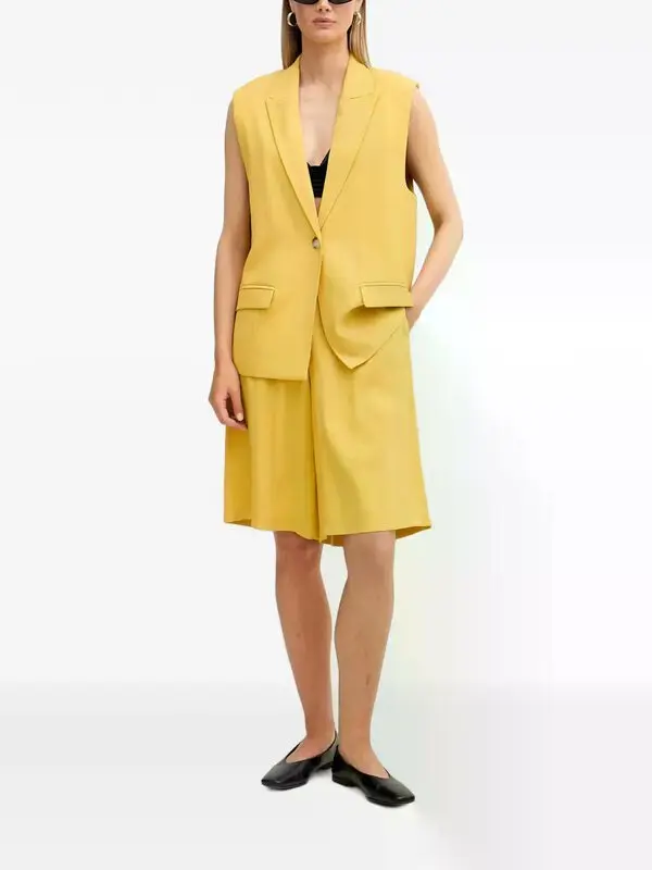 VICOLO Pleated Tailored Shorts