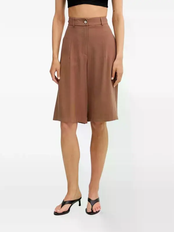 VICOLO Pleated Tailored Shorts