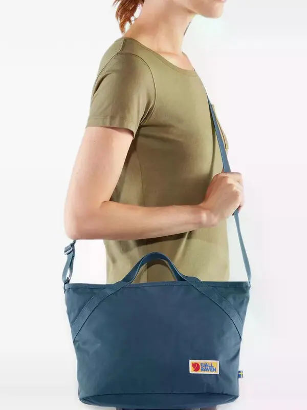 FJALL RAVEN Vardag Logo Patch Shoulder Bag