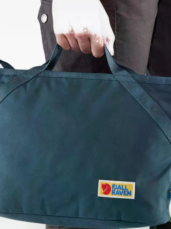 FJALL RAVEN Vardag Logo Patch Shoulder Bag
