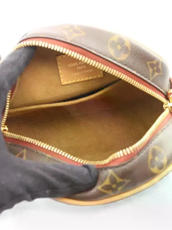 LOUIS VUITTON Boîte Chapeau Souple Monogram Shoulder Bag