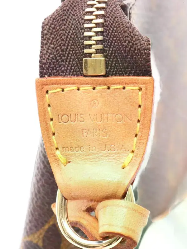 LOUIS VUITTON 2001 Pochette Accessoires Shoulder Bag