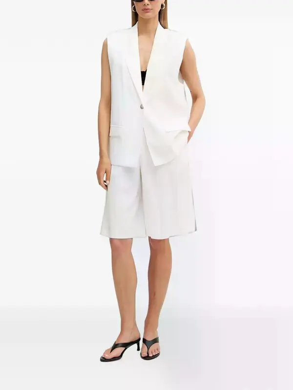 VICOLO Pleated Tailored Shorts