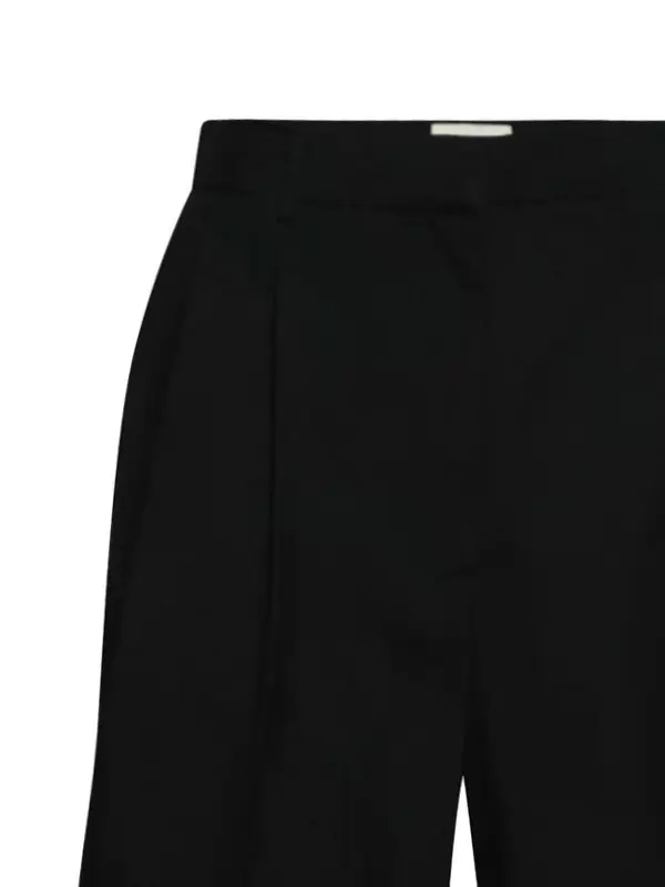 Khaite Auggie Pleated Shorts