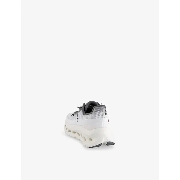 On Low-top Trainers With Cushioned Sole And Logo Detailing - Rock Ivory