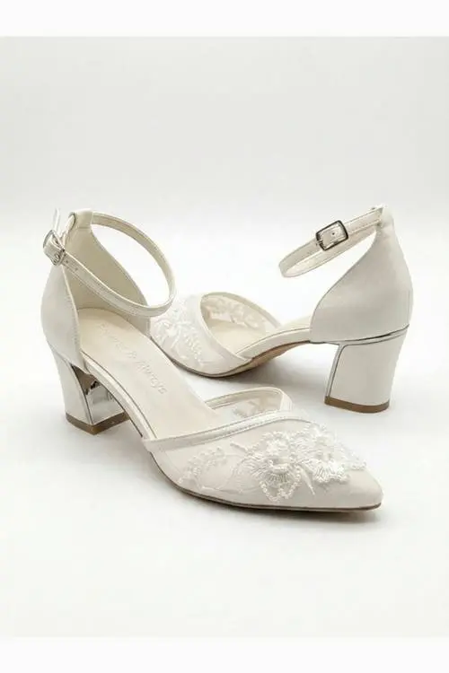 FOREVER & ALWAYS SHOES Viona Lace Bridal Pump